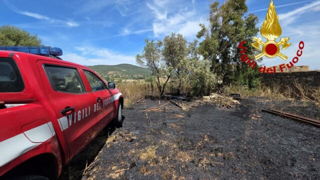 Incendio a La Corte, salvata una casa grazie alla rapidità dei Vigili ...